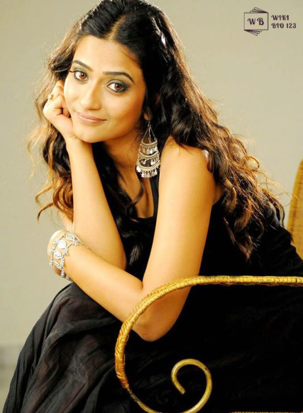 Aditi Sharma Wiki Bio Age Figure Size Height Affair HD Images Wallpapers