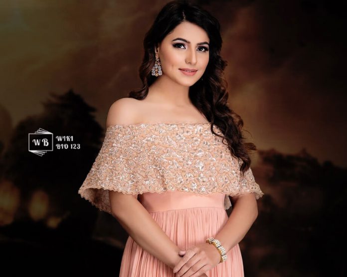 Ginni Kapoor Wiki Bio Age Figure Size Height Affair HD Images Wallpapers