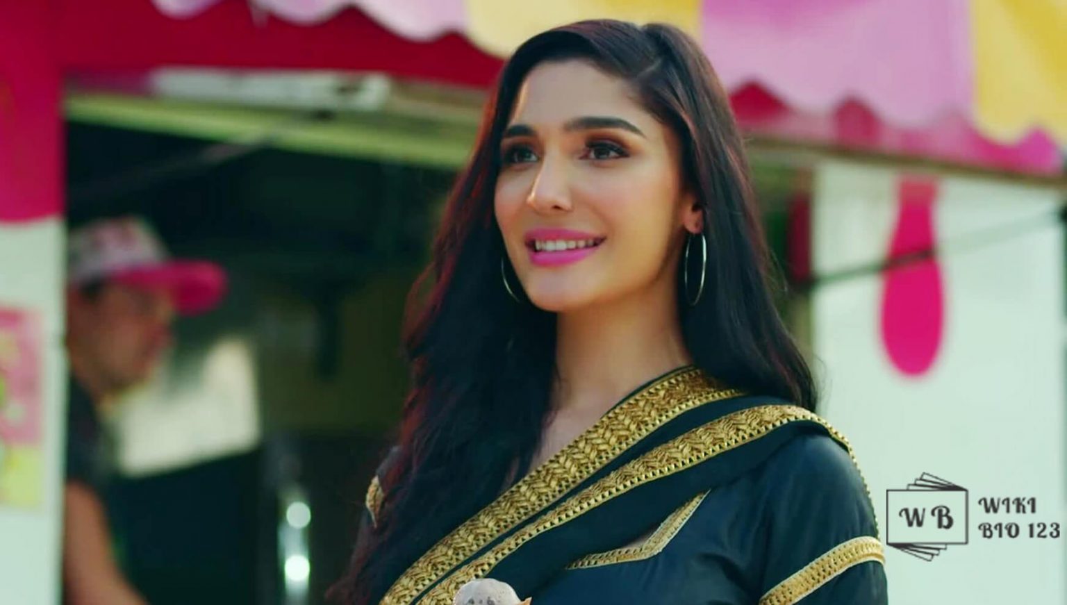Swaalina Wiki Bio Age Figure Size Height Affair HD Images Wallpapers