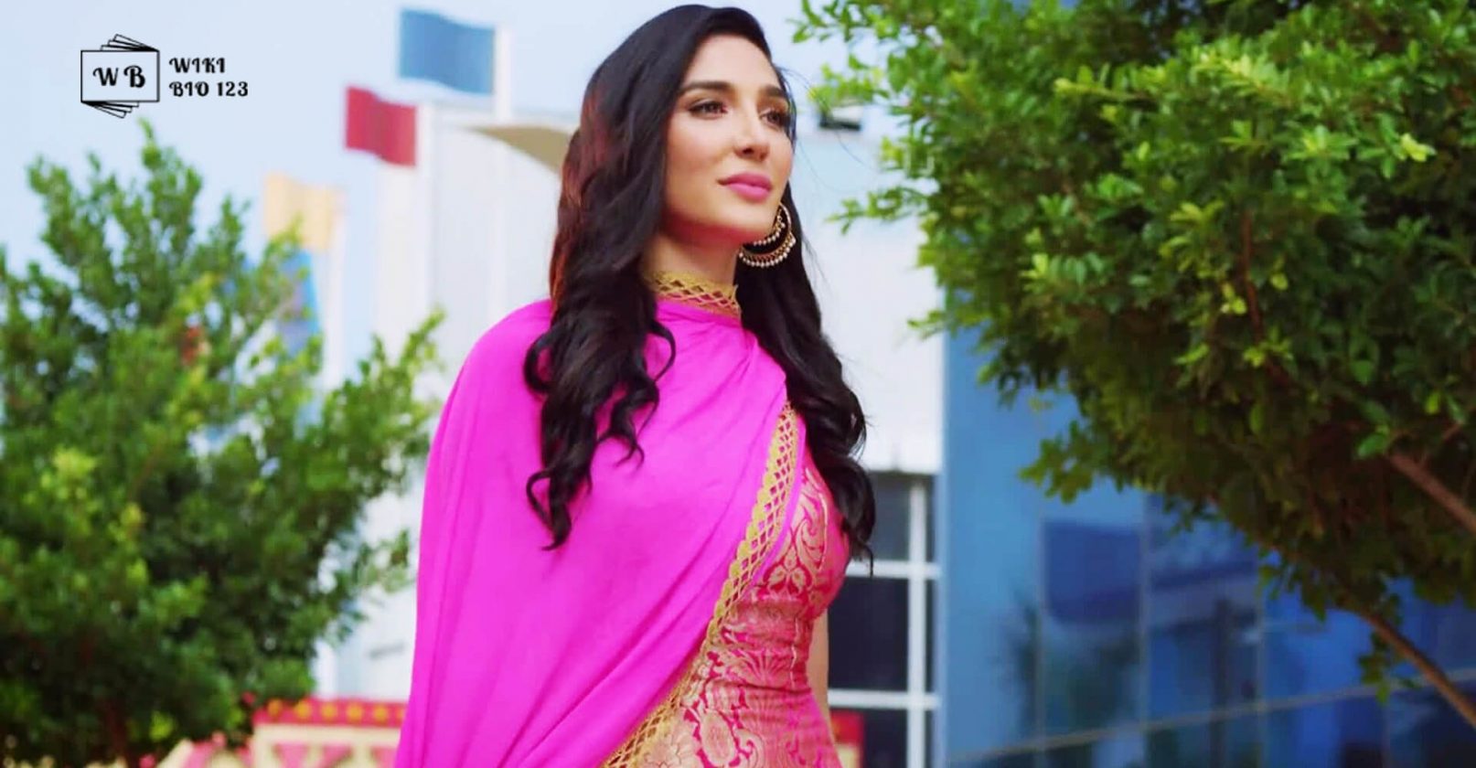 Swaalina Wiki Bio Age Figure Size Height Affair HD Images Wallpapers