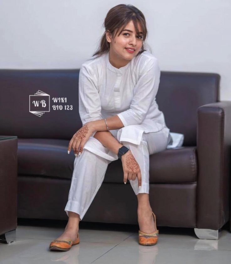 Inder Kaur Wiki Bio Age Figure Size Height Affair HD Images Wallpapers