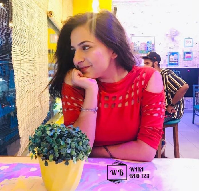 Sruishty Maan Wiki Bio Age Figure Size Height Affair HD Images Wallpapers