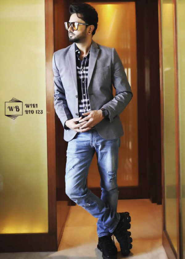 Roshan Prince wiki Bio Age Body Fitness Height Affair HD Image Wallpaper